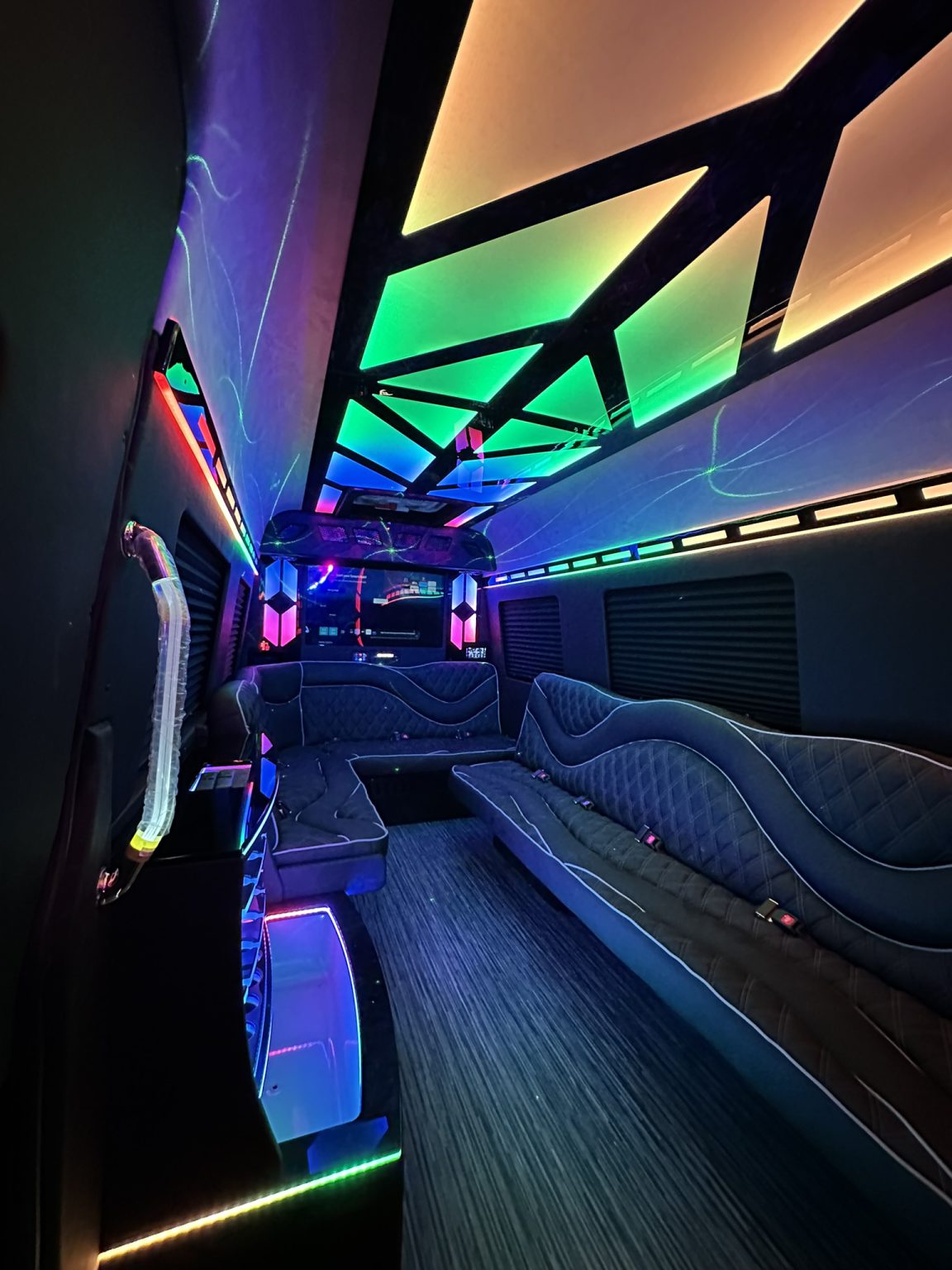 KIDS PARTY BUS – Party Bus 18,20,24,28 passengers | Hire Top Rated ...